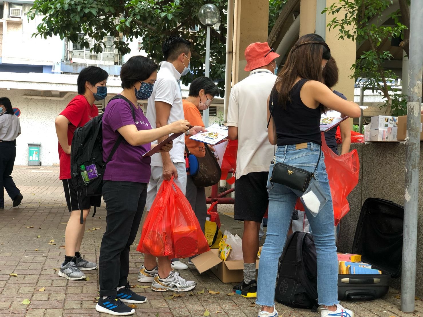 Mid-autumn festival mooncake donation | Studio Doozy